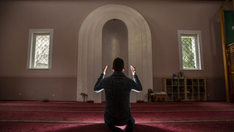 Qiyam Al Layl— Night Prayers in Ramadan: Complete Guide | Greentech ...